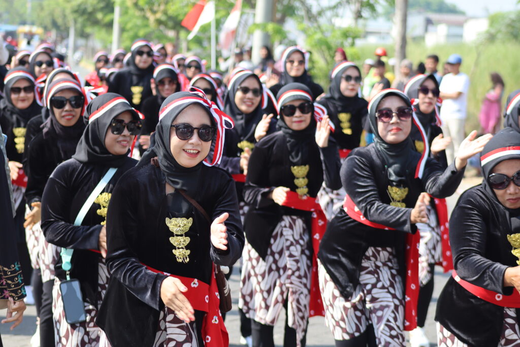 Meriah! Karnaval Desa Banjarsari Warnai HUT ke-80 RI, RT 04 RW 01 Raih ...